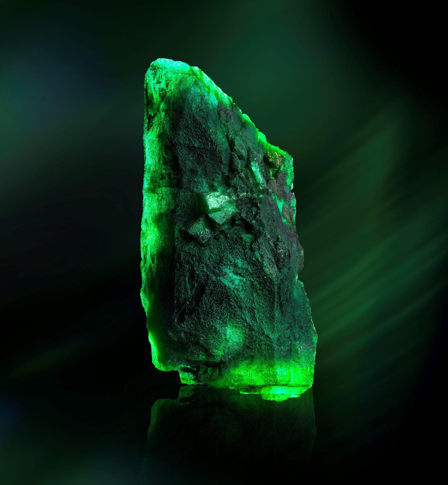 CHOPARD présente une émeraude brute de 6 225 carats... - Le Bijoutier ...